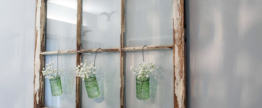 How to Reuse Your Old Window Frames for Home Décor | Doctor Screen